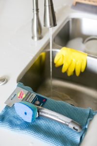 7 Tips for Washing a Lot of Dishes - Fast! | Hello Nest