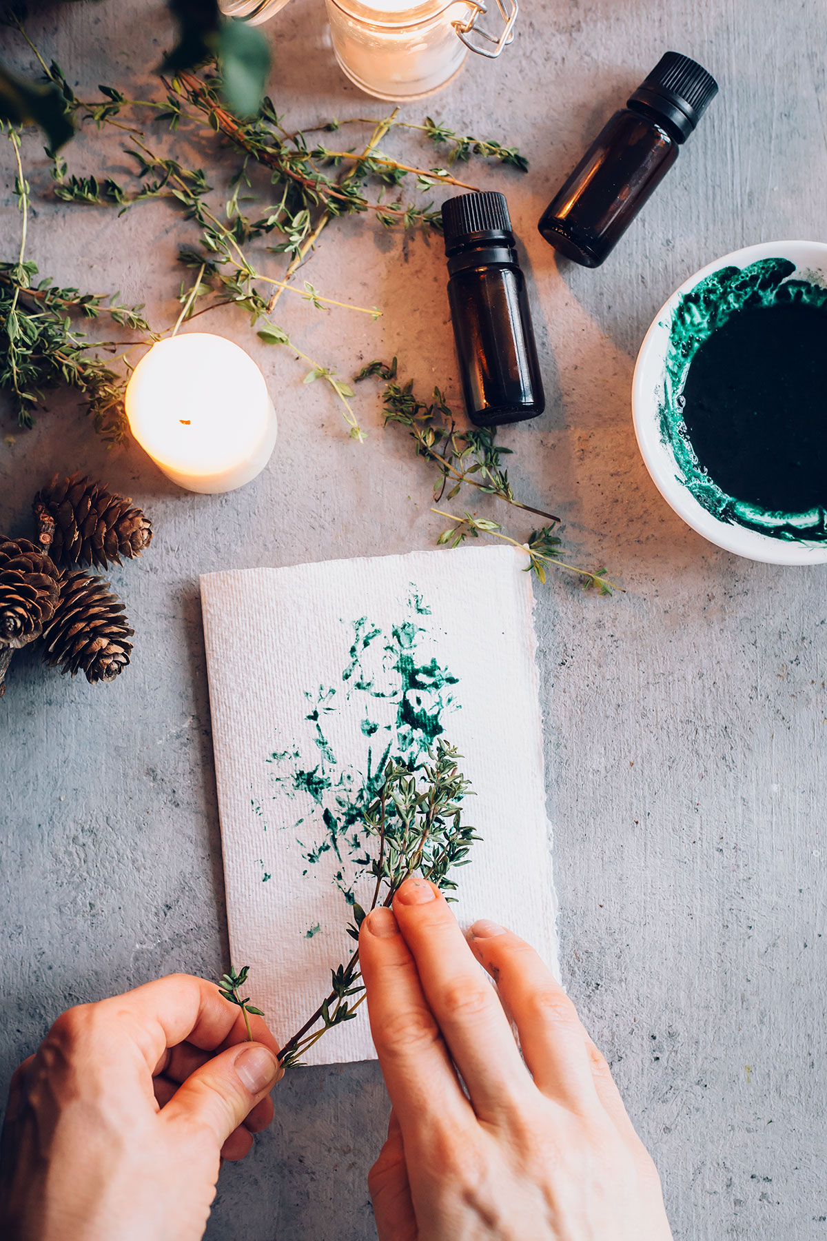 How To Make Your Own Aromatherapy Holiday Cards | Hello Nest