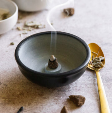 How to Make Your Own Incense With Just 3 Ingredients | Hello Nest