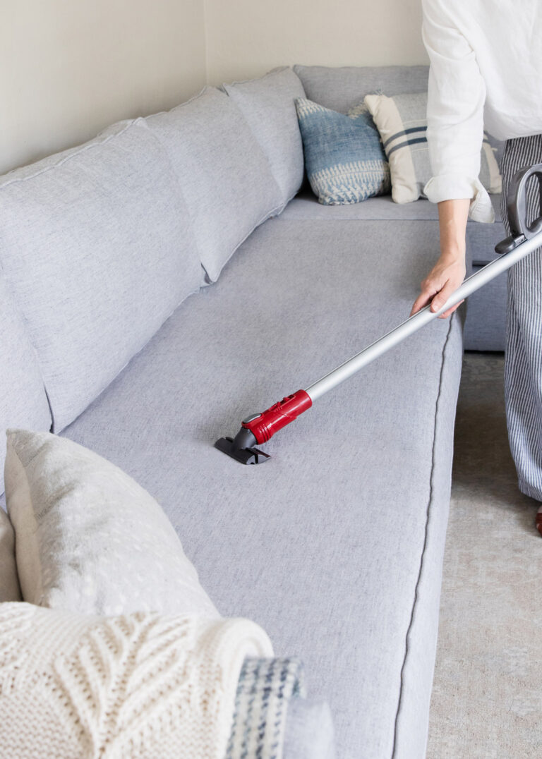 How To Dust The Right Way | Hello Nest