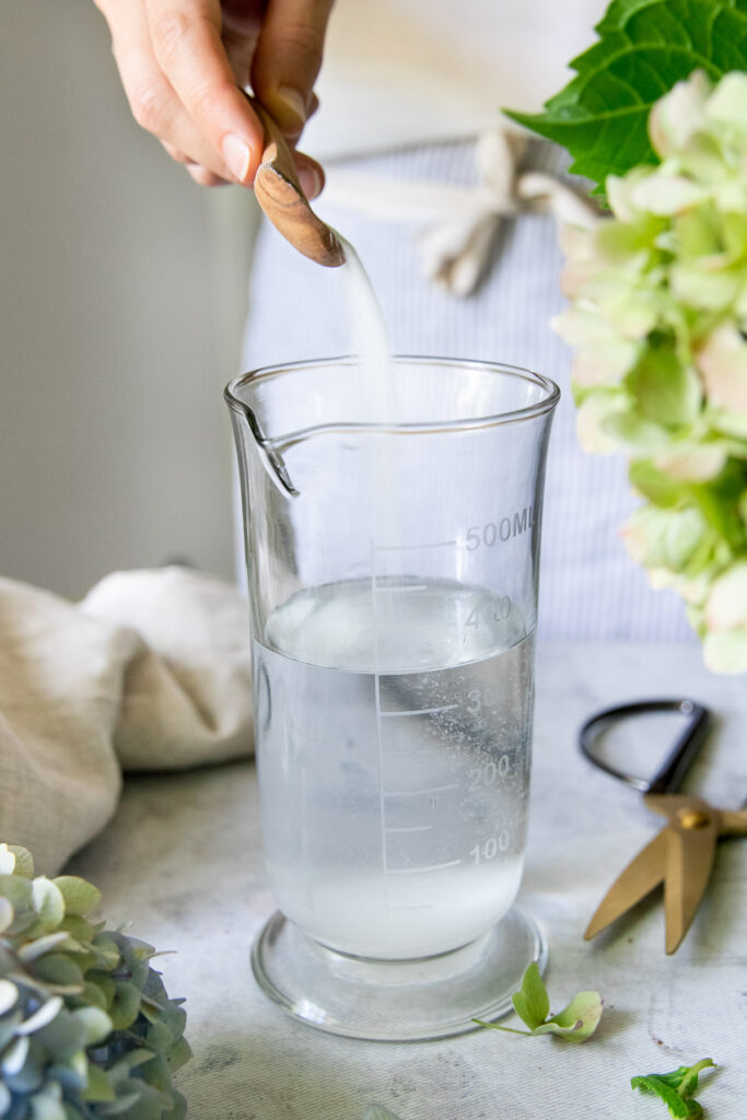 The Secrets to Keeping Flowers Fresh Longer | Hello Nest